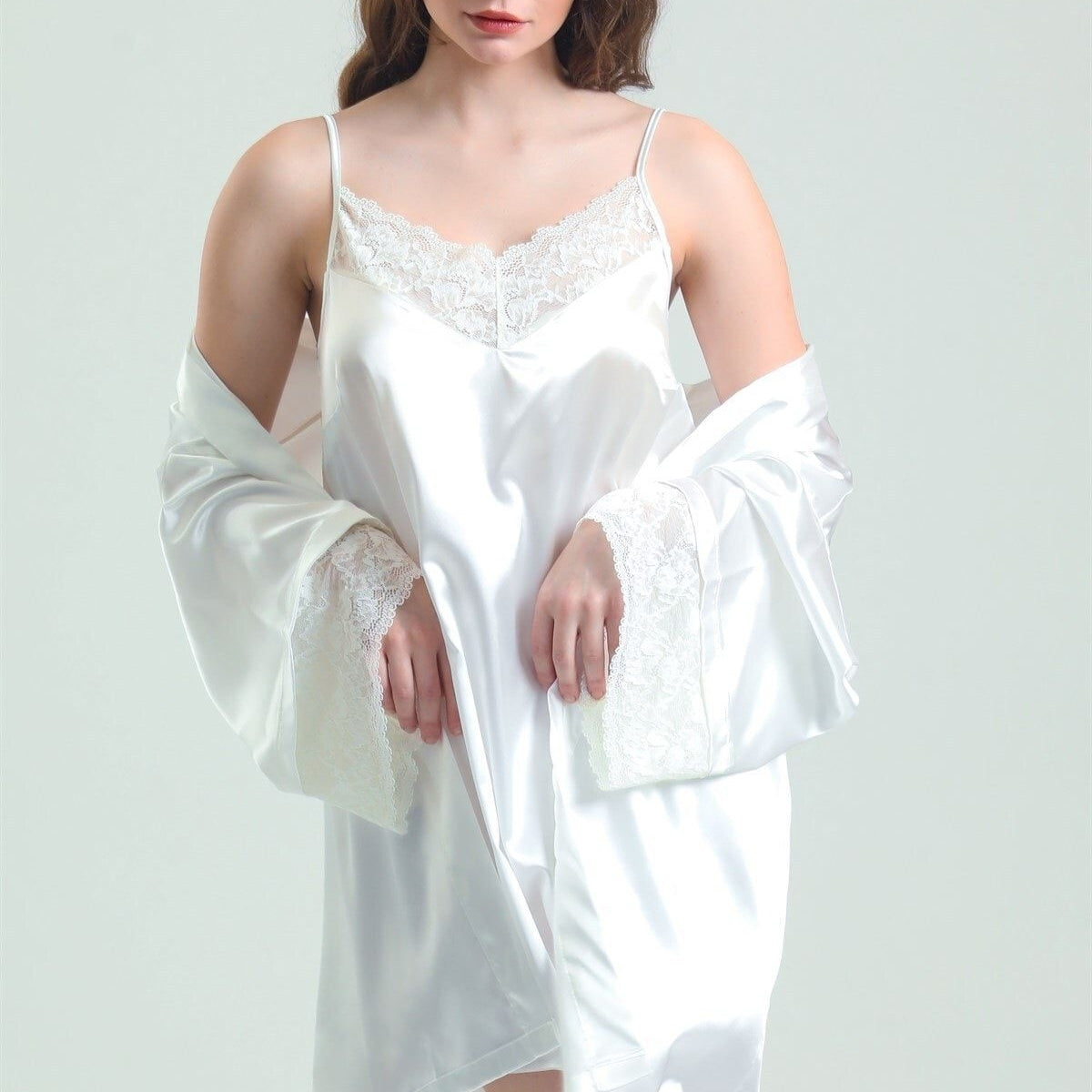 Krep Saten Dantelli İp Askılı Kısa Kadın Gecelik 87430 – Magic Form